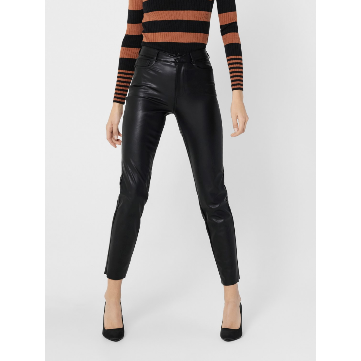 Calça Mulher EMILY FAUX LEATHER ONLY - 15209293.6 | Vilmoda